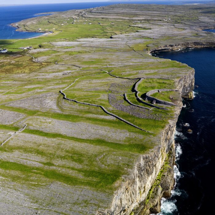 Die Aran-Inseln ☘️: Aktivitäten & Unterkünfte • Go-to-Ireland.com